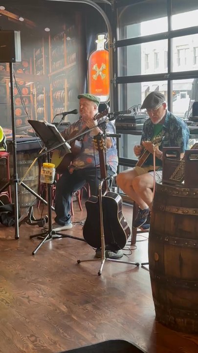 GUS’ SNUG - Updated September 2025 - 74 Photos & 75 Reviews - 38 S Main ...