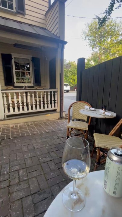 CHEZ NOUS - Updated October 2025 - 647 Photos & 342 Reviews - 6 Payne ...