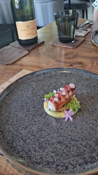 LOCALIS - Updated October 2025 - 2713 Photos & 773 Reviews - 2031 S St ...