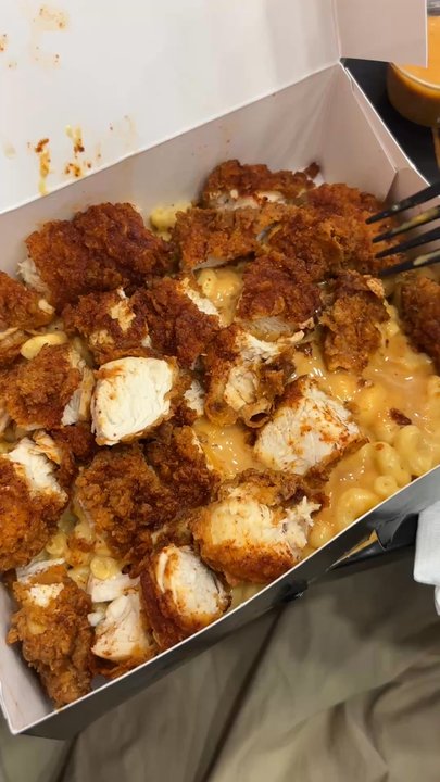 FLUFFIES HOT CHICKEN - MIDTOWN - Updated December 2025 - 22 Photos & 20 ...