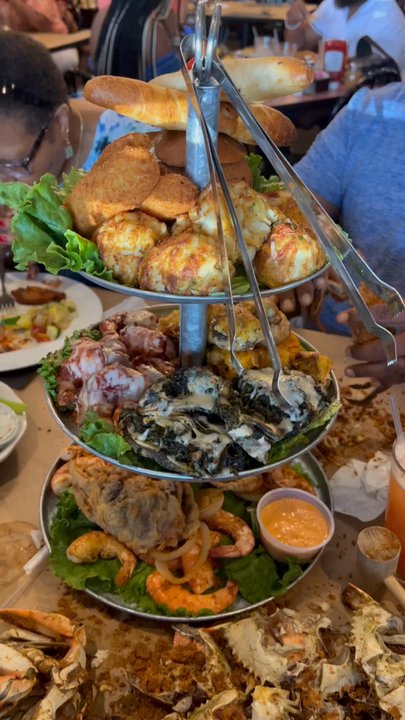 COSTAS INN - Updated May 2025 - 499 Photos & 418 Reviews - 4100 N Point ...