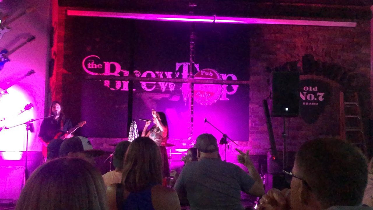 THE BREWTOP PUB AND PATIO - Updated September 2025 - 168 Photos & 164 ...