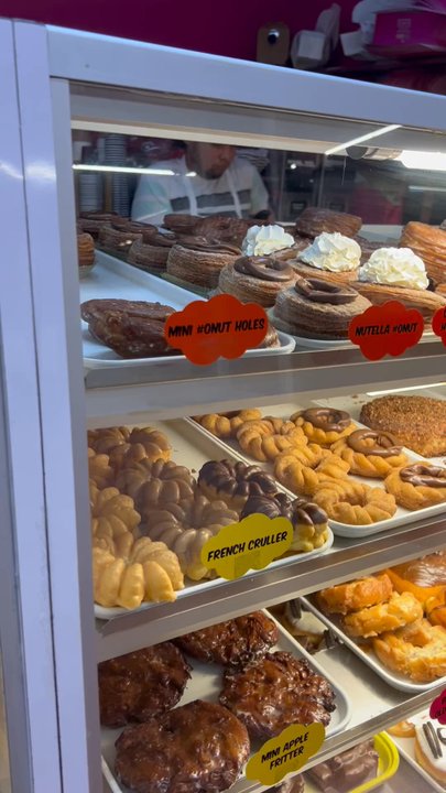 DKS DONUTS & BAKERY - Updated July 2025 - 4464 Photos & 2560 Reviews ...