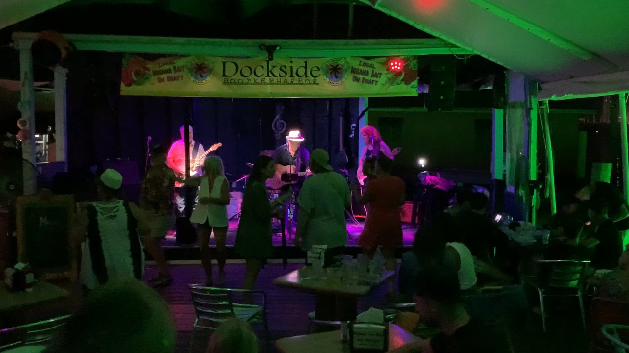 DOCKSIDE BAR AND GRILL - Updated May 2025 - 66 Photos & 84 Reviews - 35 ...