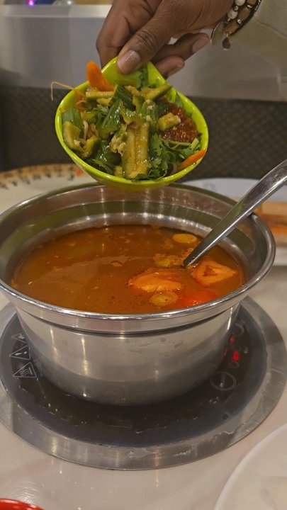 U & ME REVOLVING HOT POT - Updated September 2025 - 1028 Photos & 576 ...