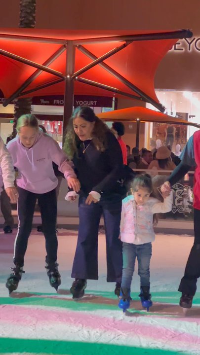 ICE RINK AT IRVINE SPECTRUM CENTER - Updated January 2025 - 61 Photos ...