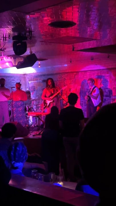 BREAK ROOM 86 - Updated December 2025 - 299 Photos & 689 Reviews - 630 ...