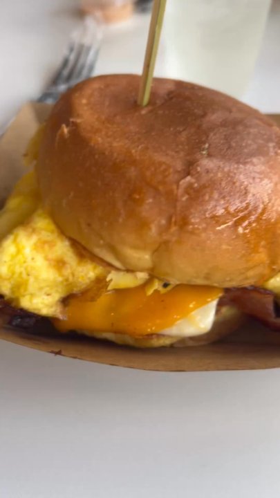 THE FLYING YOLK - VALENCIA - Updated October 2025 - 288 Photos & 261 ...