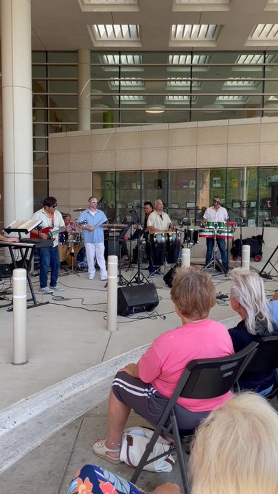 ORLAND PARK PUBLIC LIBRARY - Updated March 2026 - 32 Photos & 27 ...