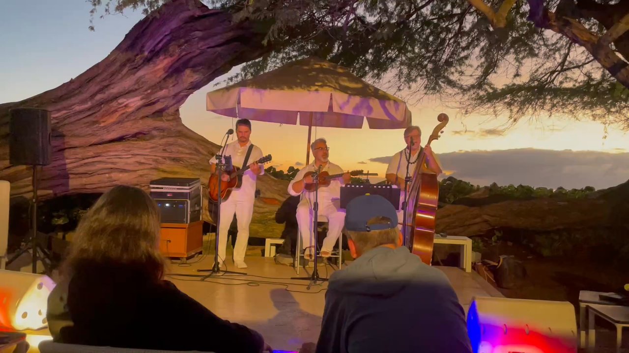 HOUSE WITHOUT A KEY - Updated April 2025 - 3191 Photos & 1455 Reviews ...