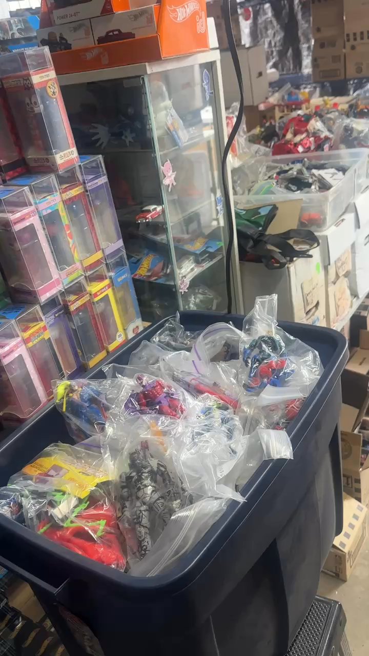 Whatnot - $1 STAR BLOW OUT ACTION FIGURES LOOSE IN PACKAGES MARVEL DC ... Whatnot - $1 STAR BLOW OUT ACTION FIGURES LOOSE IN PACKAGES MARVEL DC ...