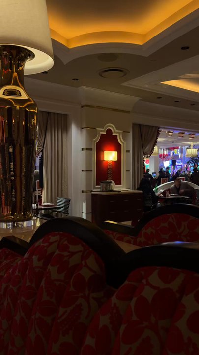 RED 8 - Updated October 2025 - 523 Photos & 176 Reviews - 1 Broadway ...