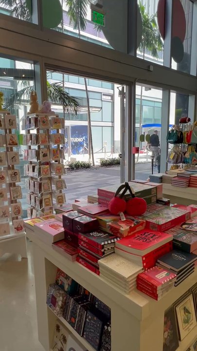 POSMAN BOOKS - Updated April 2026 - 82 Photos - 851 NE 1st Ave, Miami ...