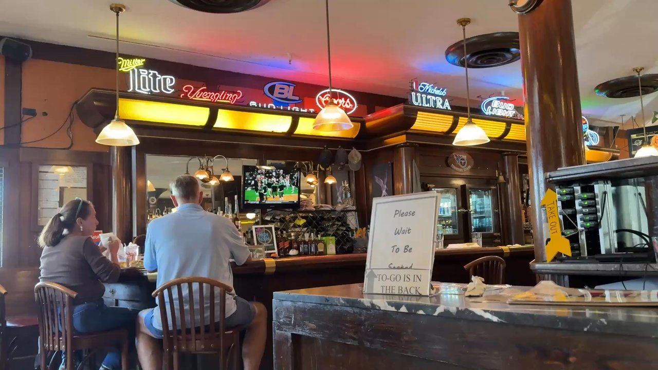 DALTS AMERICAN GRILL - CLOSED - Updated January 2026 - 128 Photos & 223 ...