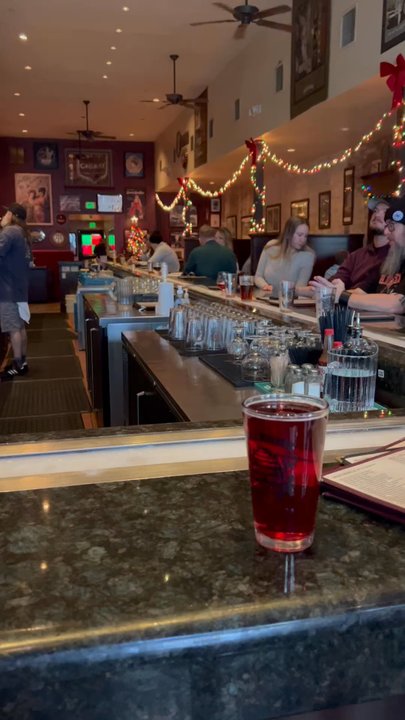 BEERHIVE PUB - Updated January 2026 - 467 Photos & 500 Reviews - 128 S ...