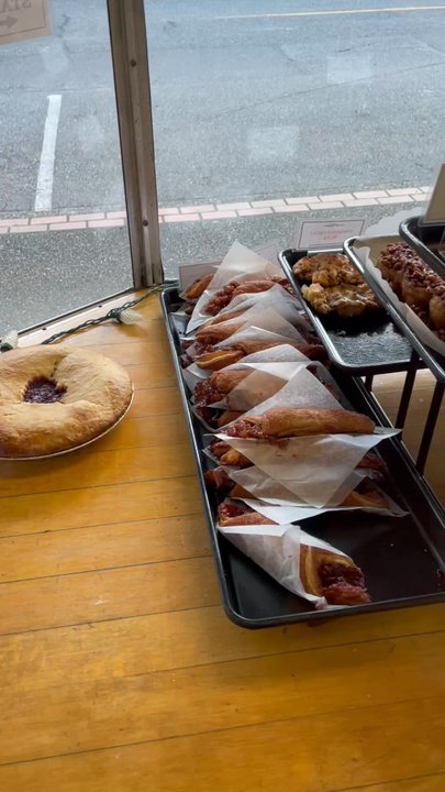 SLUYS POULSBO BAKERY - Updated June 2025 - 1107 Photos & 946 Reviews ...