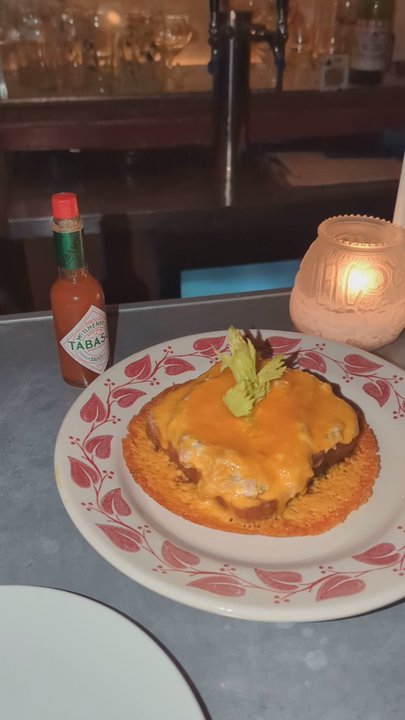 LE SWAN - Updated January 2026 - 238 Photos & 76 Reviews - 892 Queen St ...