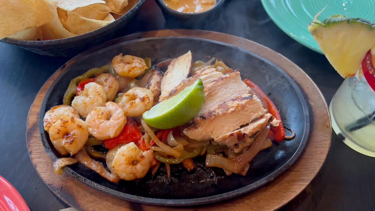 MAMA ROJA MEXICAN KITCHEN - Updated March 2026 - 370 Photos & 529 ...