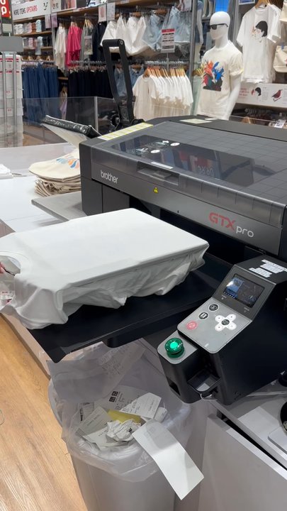 UNIQLO - Updated June 2025 - 1493 Photos & 183 Reviews - 1450 Ala Moana ...