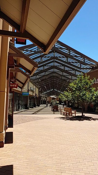 OUTLETS AT TRAVERSE MOUNTAIN - Updated January 2026 - 145 Photos & 82 ...