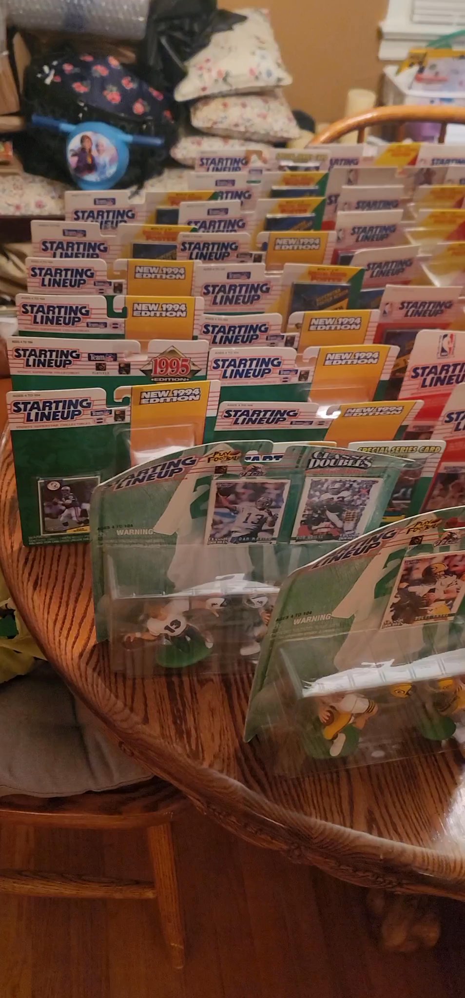 Whatnot - Starting lineups, Singles, Lots and Giveaways ... Whatnot - Starting lineups, Singles, Lots and Giveaways ...