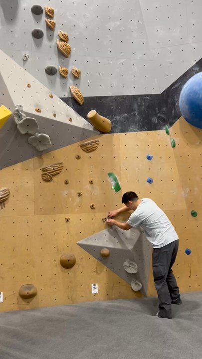 EDGEWORKS CLIMBING - BEL-RED - Updated May 2026 - 23 Photos - 1645 ...