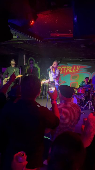 TOTALLY 80’S BAR & GRILLE - Updated October 2025 - 329 Photos & 559 ...