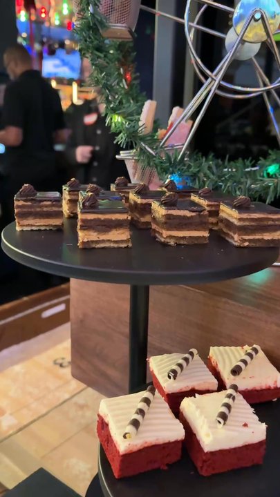 FLANKER KITCHEN + SPORTS BAR - Updated March 2025 - 412 Photos & 334 ...