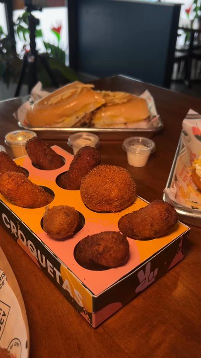 DOS CROQUETAS - Updated September 2025 - 1384 Photos & 665 Reviews ...