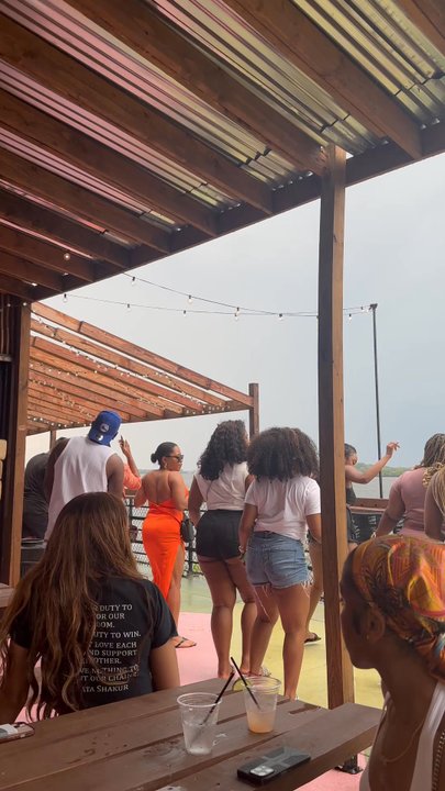 THE WINSTON - Updated December 2025 - 53 Photos & 26 Reviews - 461 N ...