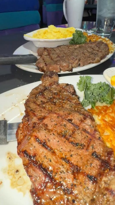 THE PEPPERMILL RESTAURANT & FIRESIDE LOUNGE - Updated June 2025 - 8168 ...