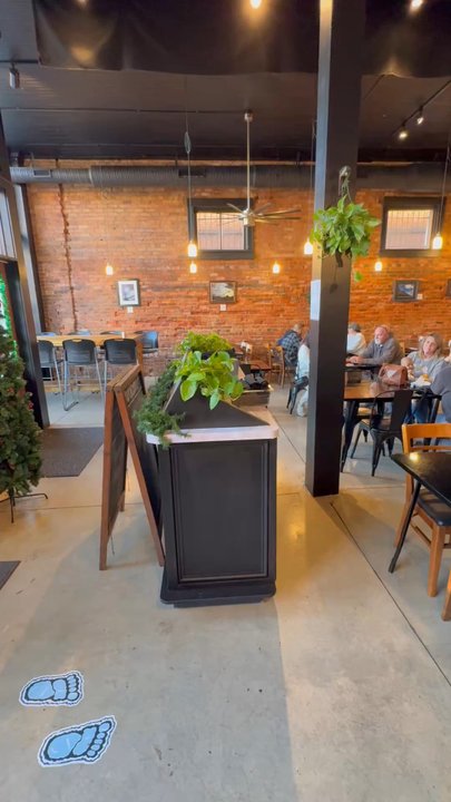 FOOD FREAKS - Updated April 2026 - 21 Photos - 115 E Innes St ...