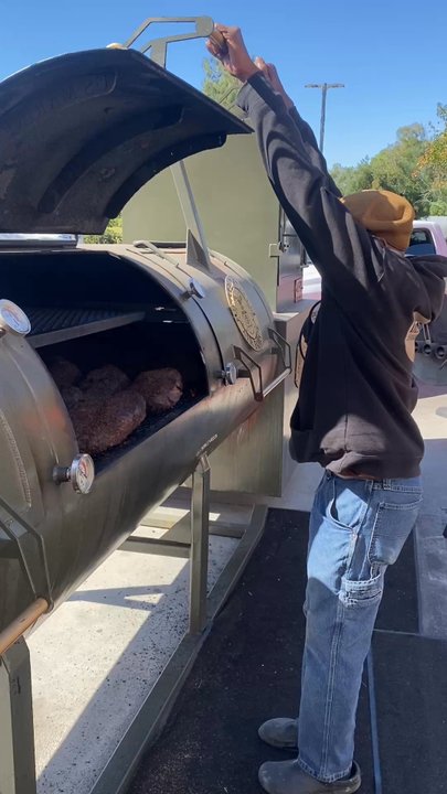 DESTINATION SMOKEHOUSE - Updated May 2025 - 392 Photos & 233 Reviews ...