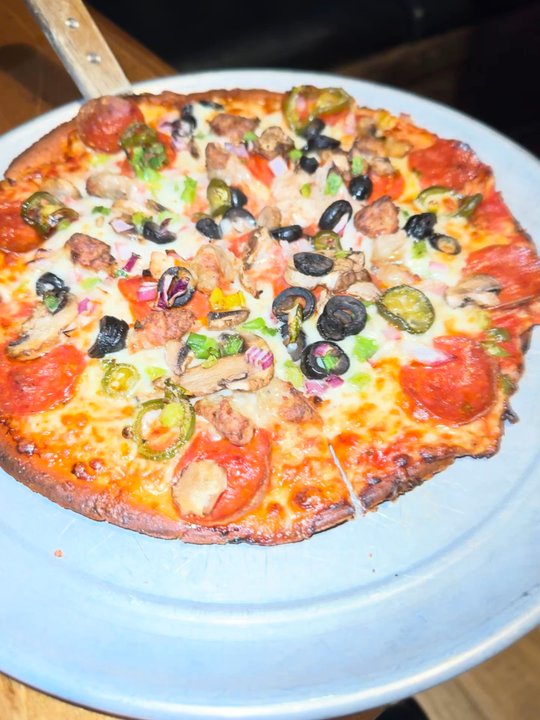 BROZINNI PIZZERIA AT SPEEDWAY - Updated February 2025 - 264 Photos ...