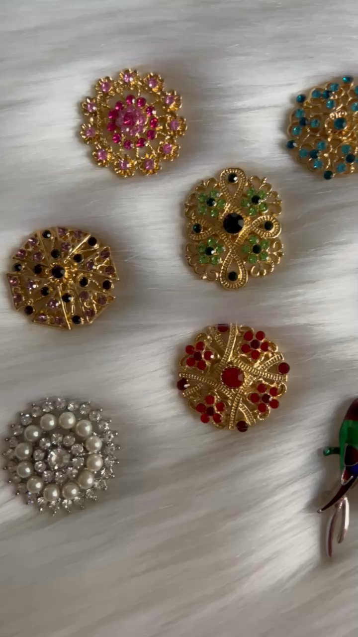 Whatnot - 👀 MORE NEW BROOCHES 👀 Livestream by shopyourebeautifull # ...