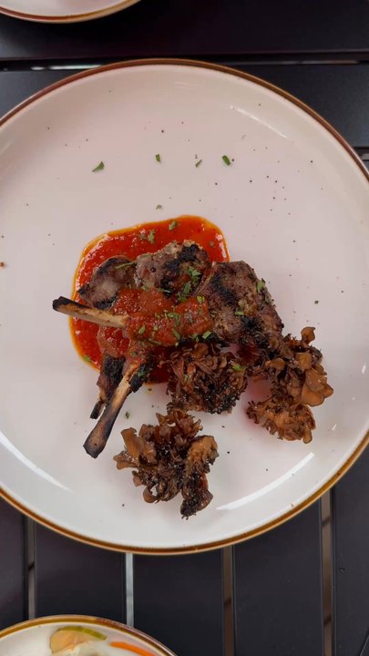 TOPSIDE TAVERN - Updated January 2026 - 135 Photos & 48 Reviews - 10 S ...