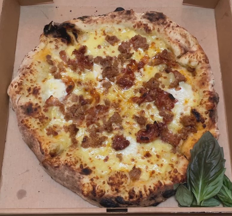 REVOLVER PIZZA - Updated December 2025 - 64 Photos & 65 Reviews - 388 ...