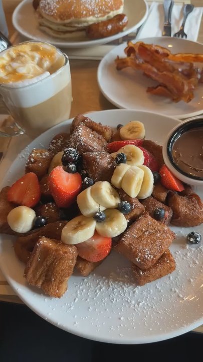 BROWNSTONES COFFEE SAYVILLE - Updated December 2025 - 99 Photos & 71 ...