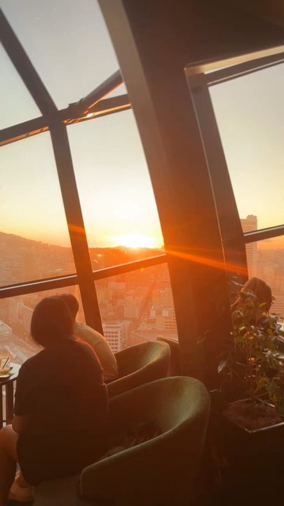 THE VIEW LOUNGE - Updated December 2024 - 3131 Photos & 2013 Reviews ...