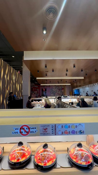 UZU REVOLVING SUSHI - Updated May 2025 - 572 Photos & 258 Reviews ...