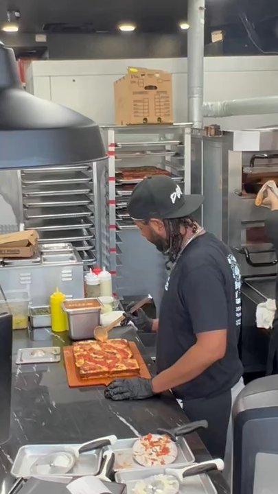 DEATH BY PIZZA - Updated May 2025 - 258 Photos & 195 Reviews - 528 NE ...