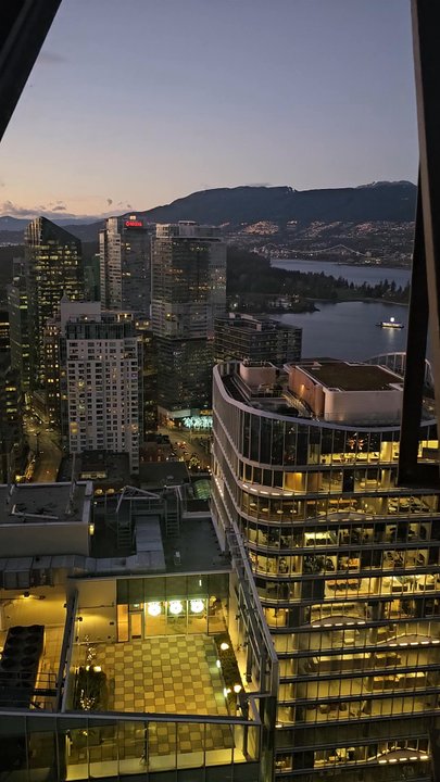 TOP OF VANCOUVER REVOLVING RESTAURANT - Updated April 2025 - 1046 ...