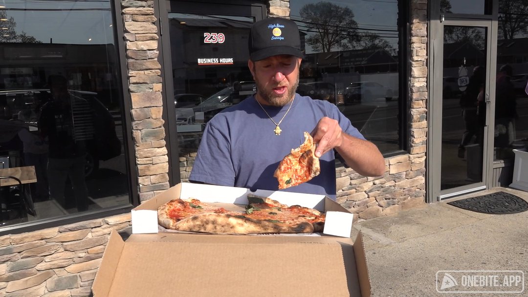stoolpresidente's Pizza Review at Dario's Pizza | One Bite