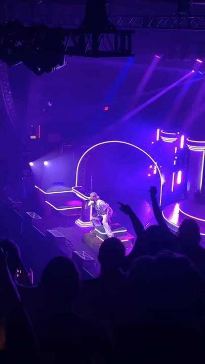 ROADRUNNER - Updated October 2025 - 81 Photos & 85 Reviews - 89 Guest ...