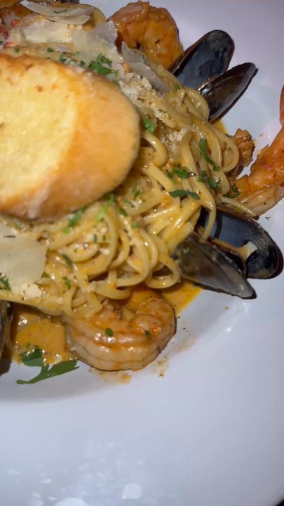 DOCKS OFF 5TH - Updated 05/2025 - 320 Photos & 59 Reviews - 25 W 51st ...