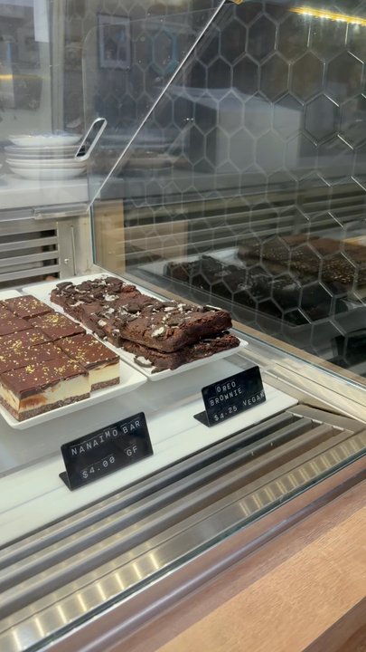 DESSERT FIRST BAKERY & CAFÉ - Updated April 2026 - 16 Photos - 1071 ...