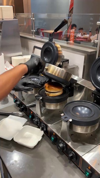 SPINNING BUNS - Updated October 2025 - 123 Photos & 66 Reviews - 1200 ...