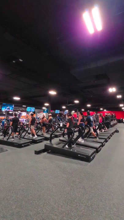 CRUNCH FITNESS - Updated June 2026 - 44 Photos & 20 Reviews - 504 N ...