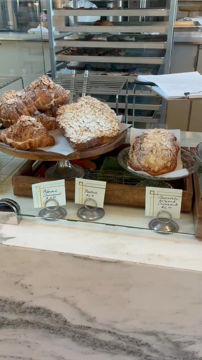 CRÈME BAKERY - Updated June 2026 - 579 Photos & 549 Reviews - 116 N ...