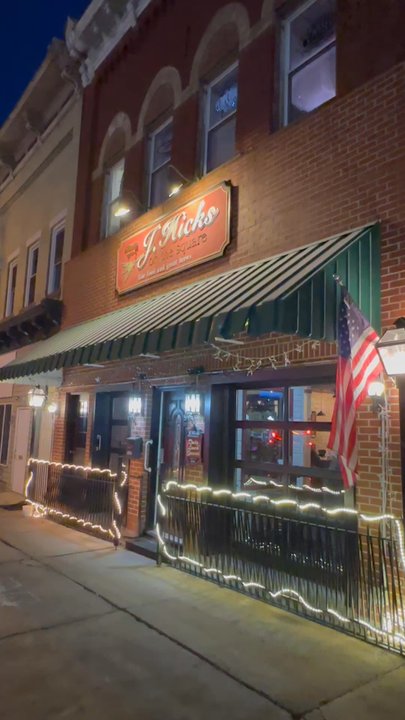 J HICKS ON THE SQUARE - Updated December 2025 - 63 Photos & 51 Reviews ...
